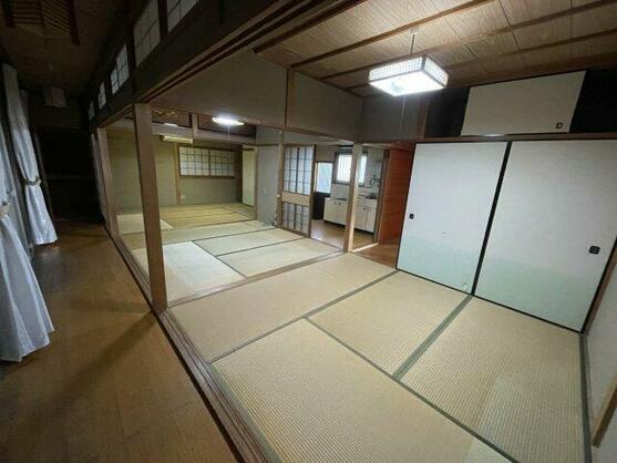 【アットホーム】和歌山市 栄谷（紀ノ川駅） 平屋建 8LDK[1121666405]和歌山市の一戸建て（提供元：アズマハウス(株)）｜一軒家・家の購入