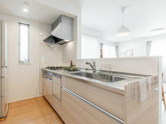 【アットホーム】横浜市磯子区 中浜町（根岸駅） 3階建 4LDK[1011825291]横浜市磯子区の一戸建て（提供元：三井のリハウス横浜センター 三井不動産リアルティ(株)）｜一軒家・家の購入