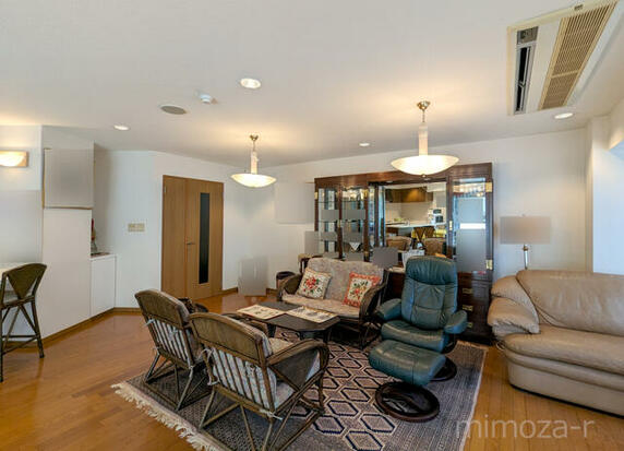 【アットホーム】スカイリゾート伊豆高原 海・山望む リビング30帖 6階 4SLDK[6982259225]伊東市のマンション｜マンション購入の情報