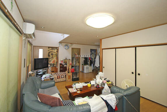 【アットホーム】名張市 百合が丘東2番町（名張駅） 2階建 6LDK[6987112205]名張市の一戸建て（提供元：(株)近畿不動産販売）｜一軒家・家の購入