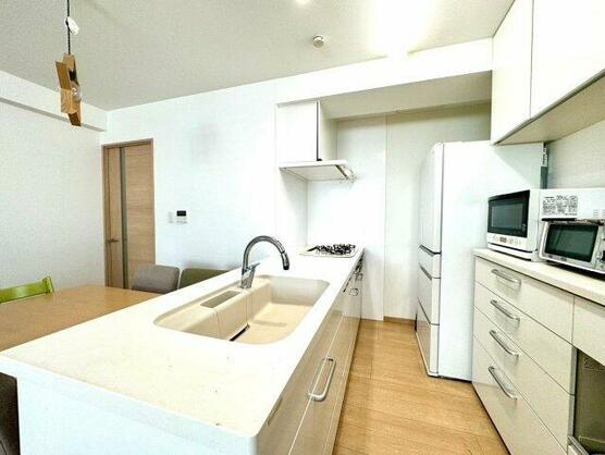 【アットホーム】札幌市中央区 南十六条西12丁目（西線16条駅） 3階建 5SLDK[1005775097]札幌市中央区の一戸建て（提供元：LIXIL不動産ショップ (株)よろず不動産）｜一軒 ...