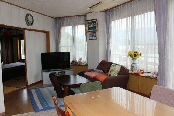 【アットホーム】四国中央市 川之江町（川之江駅） 3階建 6LDK[1003164598]四国中央市の一戸建て（提供元：(株)TSUKUBITO）｜一軒家・家の購入