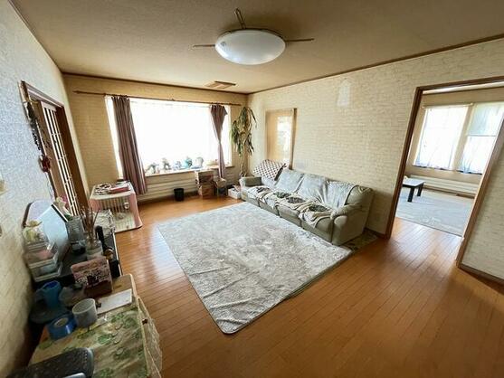 【アットホーム】岩見沢市 ふじ町一条7丁目 2階建 5LDK[6984931491]岩見沢市の一戸建て（提供元：イエステーション岩見沢店 北章宅建(株)）｜一軒家・家の購入