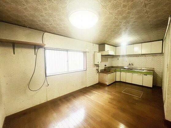 【アットホーム】大阪市阿倍野区 相生通1丁目（北畠駅） 3階建 6LDK[1124339905]大阪市阿倍野区の一戸建て（提供元：ウエマチプラス ウエマチ不動産(株)）｜一軒家・家の購入