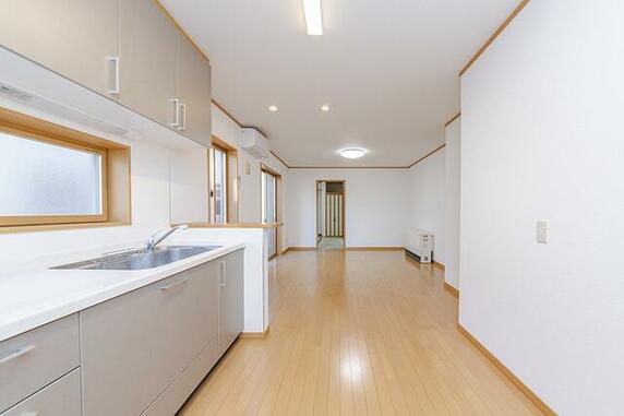 【アットホーム】新潟市西区 新通南2丁目（新潟大学前駅） 3階建 6LDK[6981301470]新潟市西区の一戸建て（提供元：(有)幸せホーム）｜一軒家・家の購入