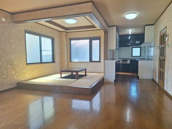 【アットホーム】和歌山市 中之島（紀伊中ノ島駅） 3階建 7LDK[1125205305]和歌山市の一戸建て（提供元：(株)りんくうホーム）｜一軒家・家の購入