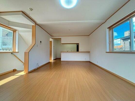 【アットホーム】浦安市 北栄2丁目（浦安駅） 3階建 2SLDK[1170034409]浦安市の一戸建て（提供元：ロイヤルハウジング販売(株) 新浦安シンボルロード店）｜一軒家・家の購入