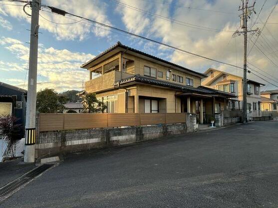 【アットホーム】土岐市 泉西窯町2丁目（土岐市駅） 2階建 7LDK[1019782177]土岐市の一戸建て（提供元：ハウスドゥ 土岐（(株)オーシマ不動産））｜一軒家・家の購入