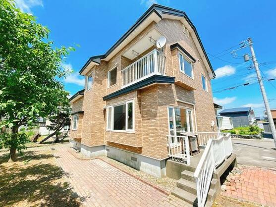 【アットホーム】岩見沢市 北四条西17丁目（岩見沢駅） 2階建 5LDK[1061243098]岩見沢市の一戸建て（提供元：(株)カチタス 岩見沢店）｜一軒家・家の購入