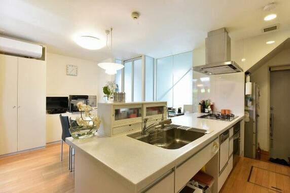 【アットホーム】世田谷区 上祖師谷2丁目（千歳烏山駅） 2階建 2SLDK[1127932805]世田谷区の一戸建て（提供元：明和地所の仲介 渋谷店 明和地所(株)）｜一軒家・家の購入