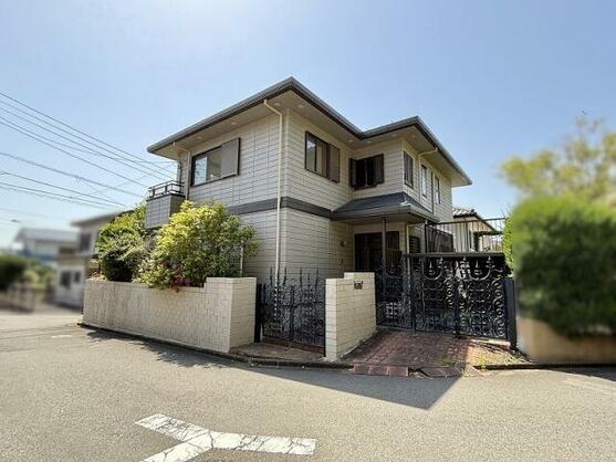 【アットホーム】鎌倉市 腰越（西鎌倉駅） 2階建 5SLDK[1000364966]鎌倉市の一戸建て（提供元：旭化成不動産レジデンス(株) 不動産流通本部 首都圏営業部 神奈川営業課）｜一軒家 ...